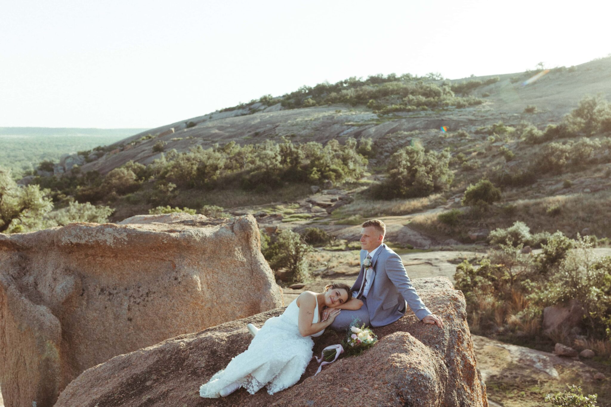 How To Get Married at Enchanted Rock | nikolevelascophoto.com