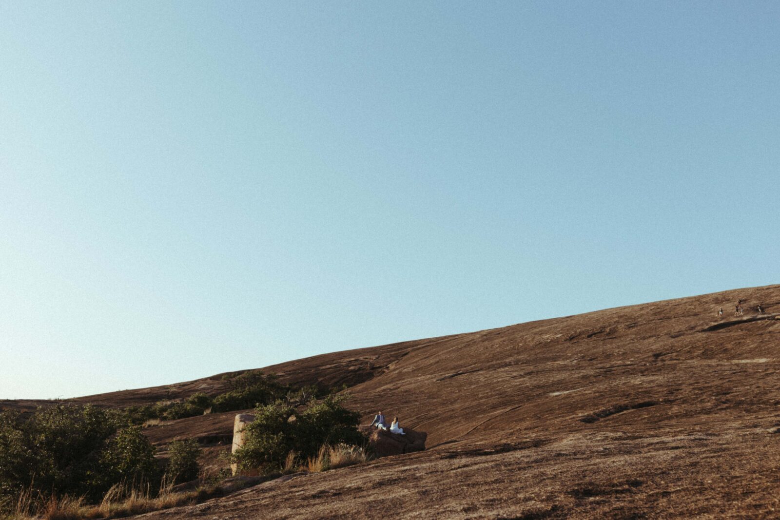 How To Get Married at Enchanted Rock | nikolevelascophoto.com